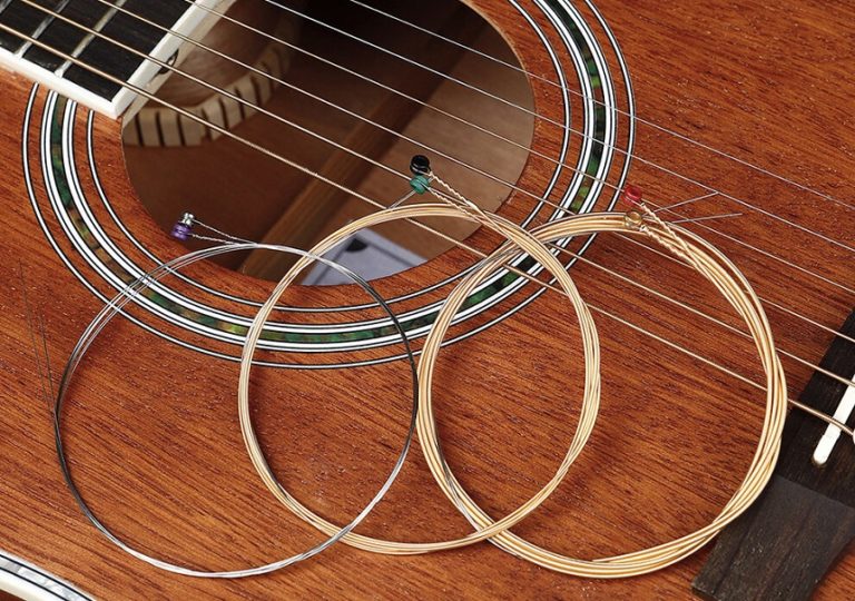 5 Migliori Corde per Chitarra Acustica: Come scegliere? (Estate 2025)