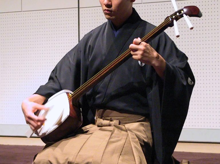 Strumenti Musicali Giapponesi: Antichi, a Corda, a Fiato, a Percussione
